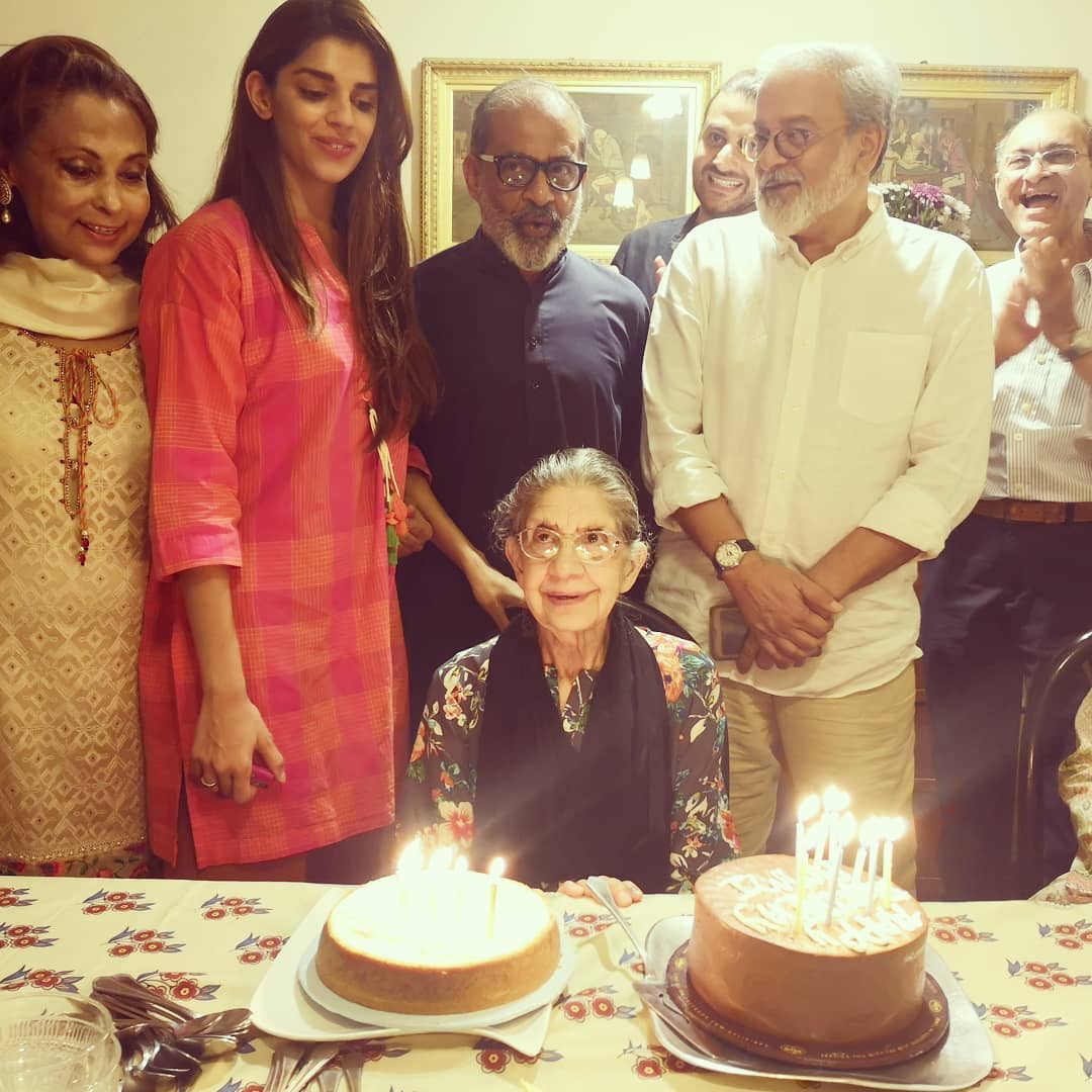 Sanam Saeed Biography | Age | Husband | Family | Height