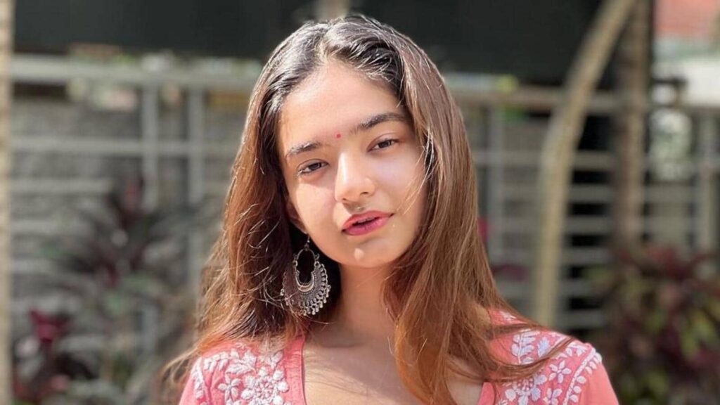 Anushka Sen Biography - Known for Playing Laxmi Bai in 'Jhansi Ki Rani'