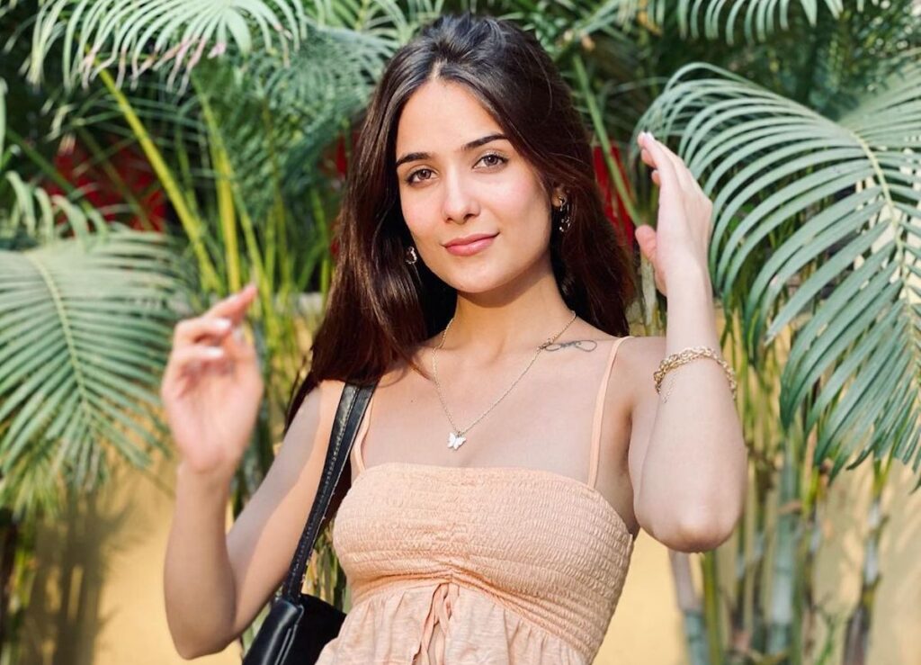 Kashish Ratnani (Splitsvilla 14) Age, Height, BF, Net Worth.