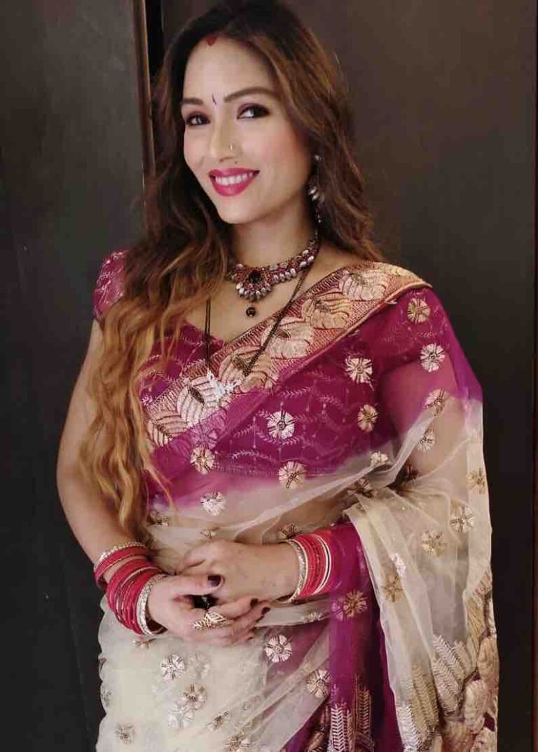 Zoya Rathore Age, Bio, Figure, Husband, Web Series, Movies.