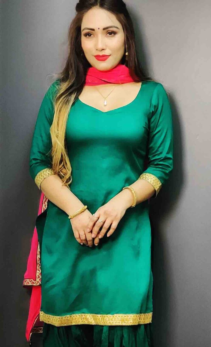 Zoya Rathore Age, Bio, Figure, Husband, Web Series, Movies.