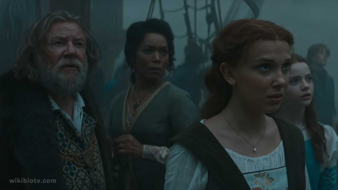 10 Breathtaking Scenes from the Hollywood Movie Damsel That Will Wake ...