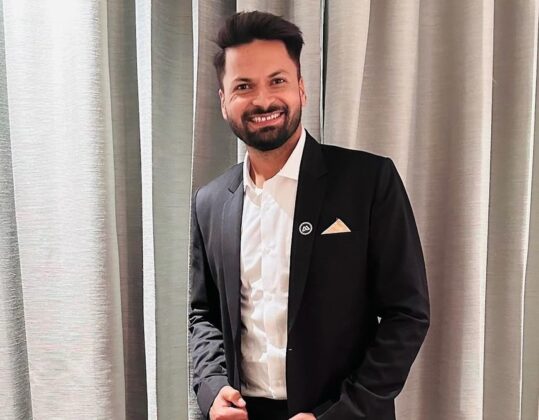 Mukesh Kumar Age, Biography, Career, Family, Wife, Education, Social ...