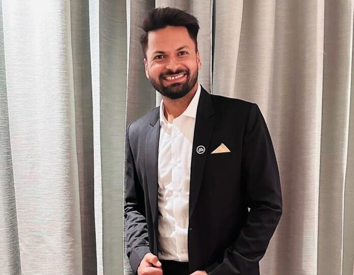 Mukesh Kumar Age, Biography, Career, Family, Wife, Education, Social ...